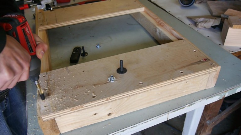 How to make a Mobile Tool Base With Free Plans - Tool Craze