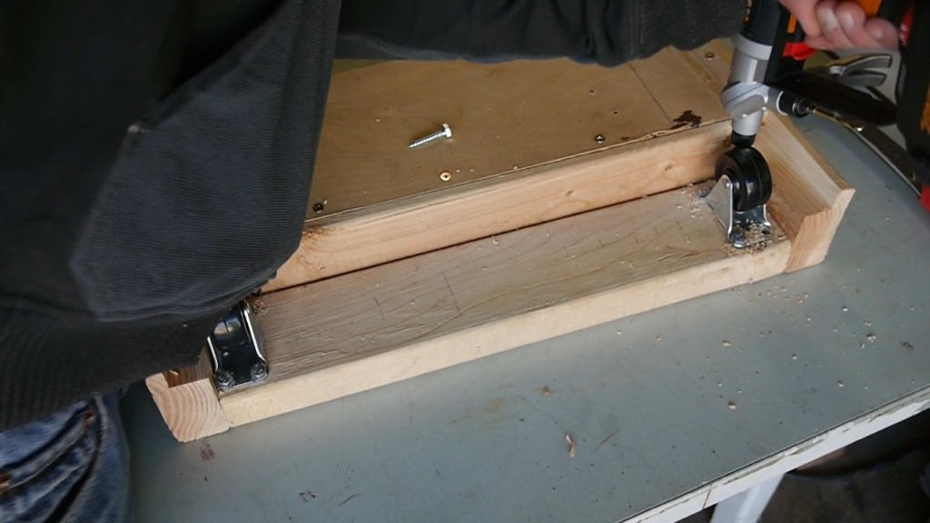 How to make a Mobile Tool Base With Free Plans - Tool Craze